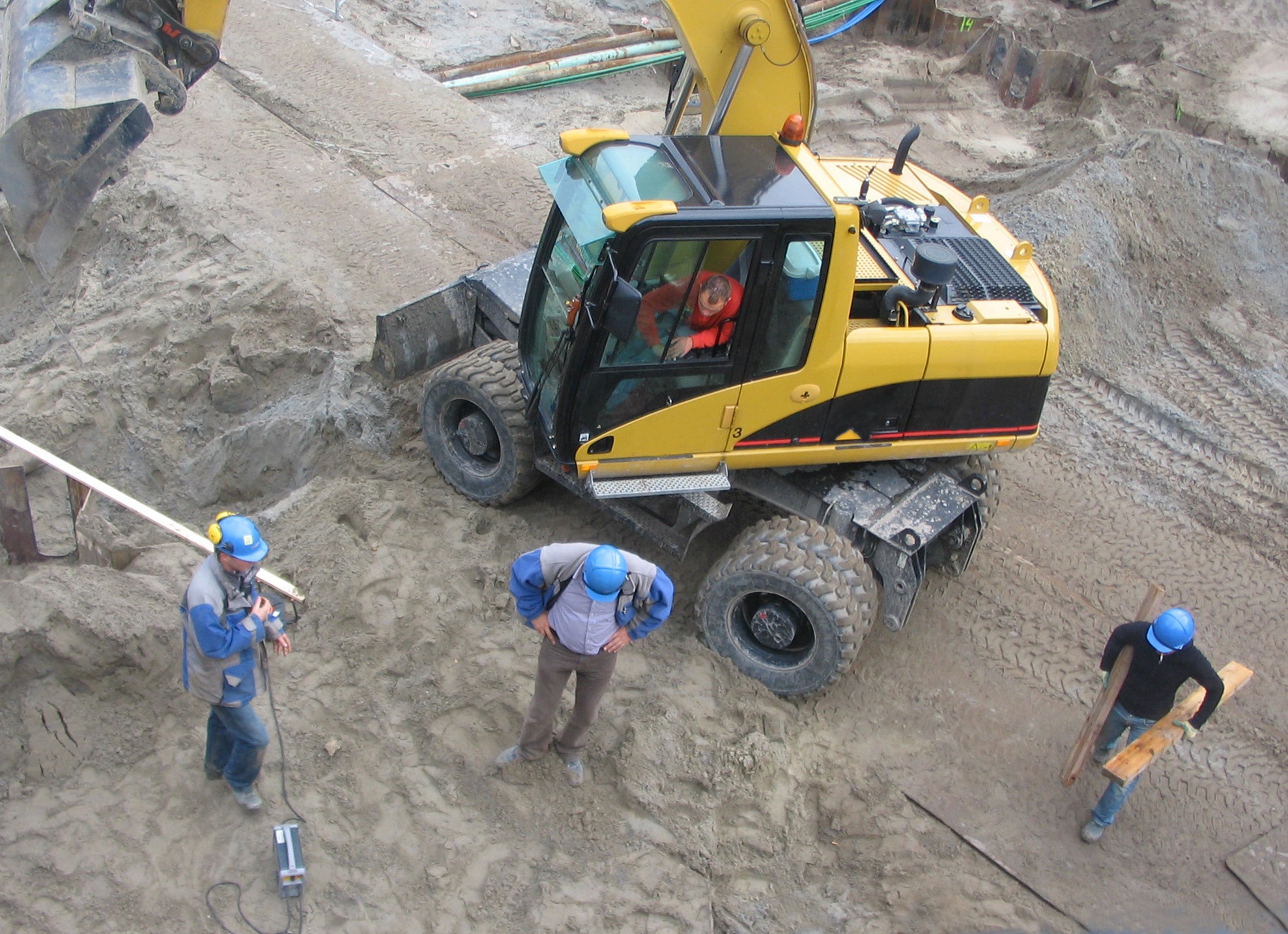 Improving Project Efficiency with a Complete Construction Team
